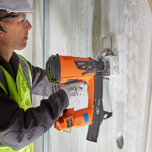 RJ Fixings.Shop . Spit Pulsa 27E Cordless Gas Nailer